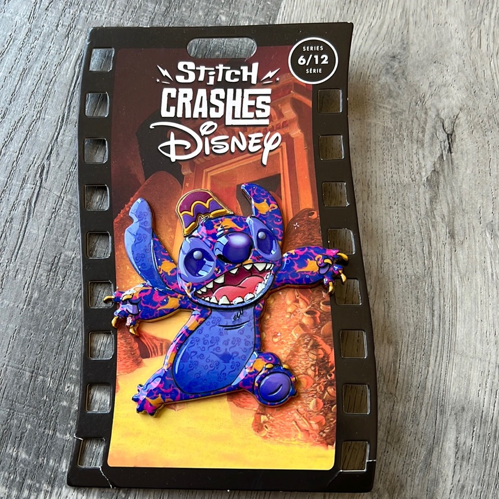 Disney Stitch Crashes Pin -Aladdin Movie (Limited Edi… - Gem